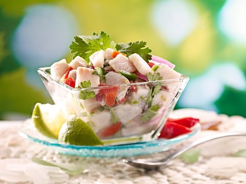 Cooking ceviche.. In spanish! ;)