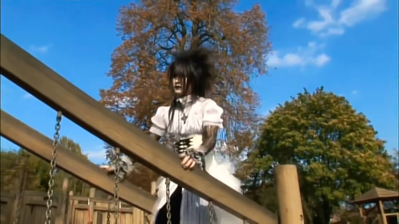 Mana Sama in Playground
