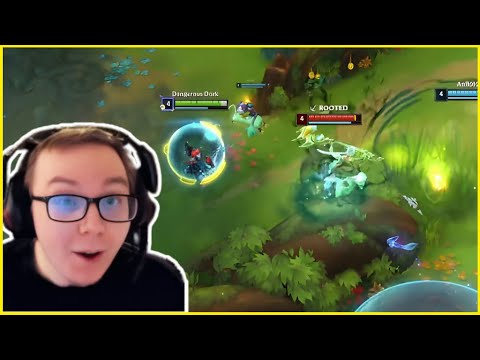 Bausffs Dominating BRAWL With Shaco | League of Legends Clip