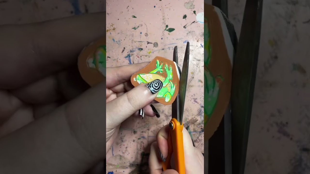 Creating a Frog Sticker: DIY Project#DIYSticker #FrogArt #CraftingFun #Handmade