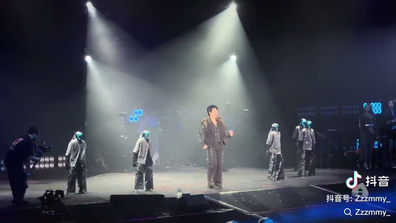 China’s Unitree robots performed as backup dancers at a professional singer’s concert
