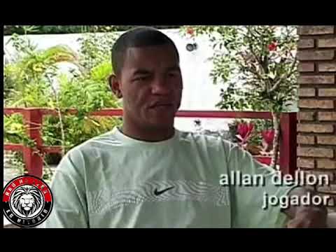 Trecho do documentário “Clubes do Coração” do SporTV, 2001. O meia-atacante Allan Dellon do Vitória.