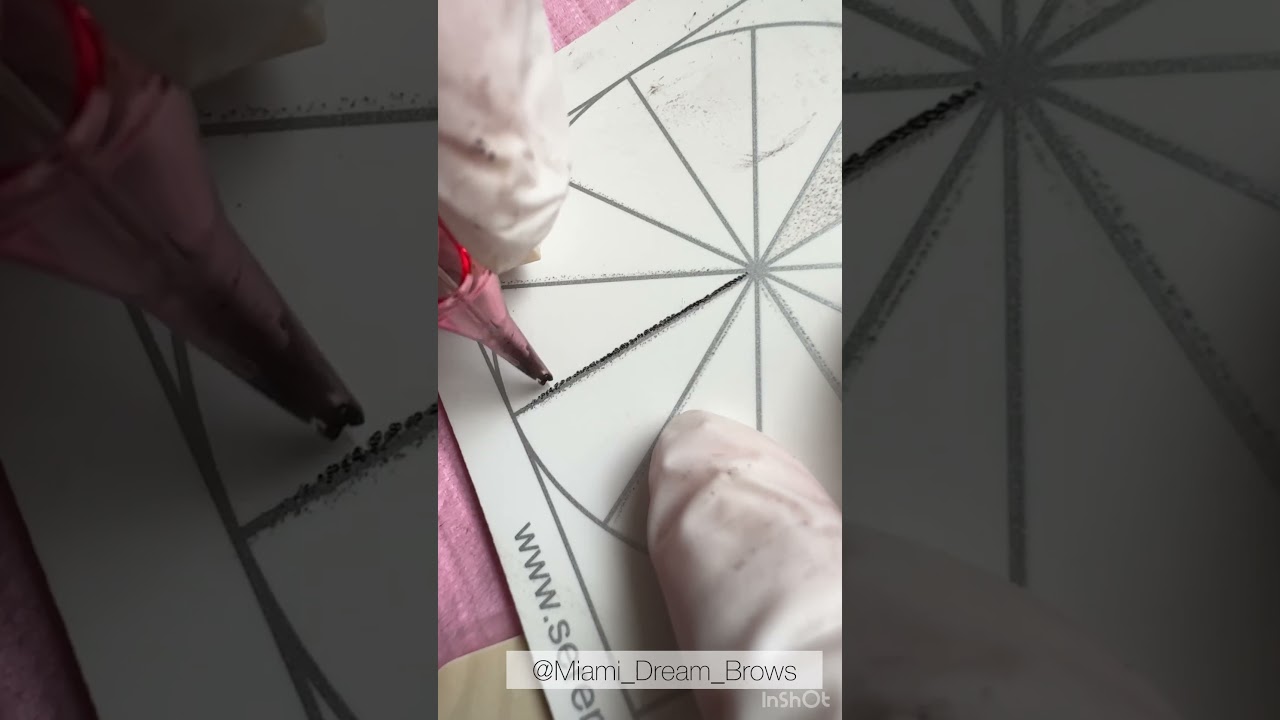 Pixelated outline - Ombré Powder Brows