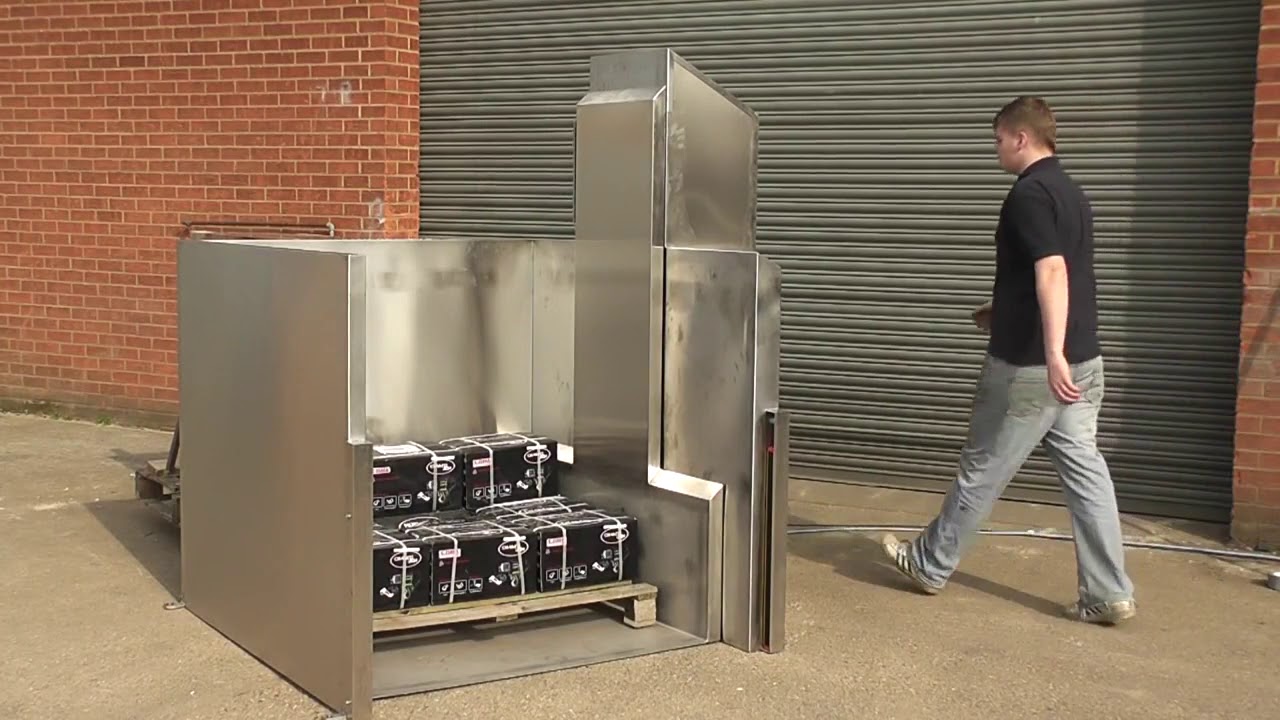 Unitech Engineering - Floor Level Pallet Lifter