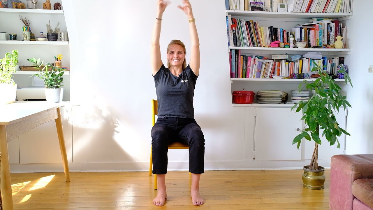Découvrez le yoga sur chaise - dynamique