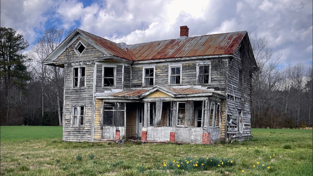 Step Inside The Stunning Forgotten Country Doctors Abandoned Farm House Down South In Virginia