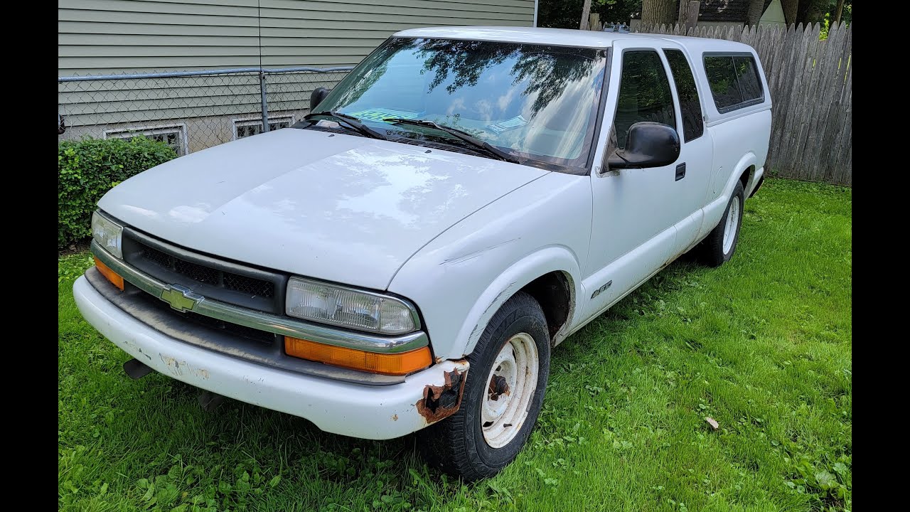 1998 Chevrolet s10 walk around