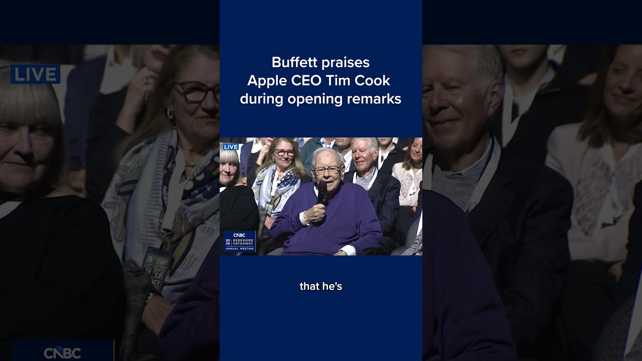 Buffett praises Apple CEO Tim Cook during opening remarks