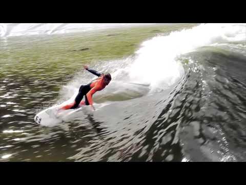 Surfing in Wavegarden – New Video! | Beach Bee