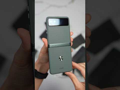 Unboxing the Moto RAZR 2023!