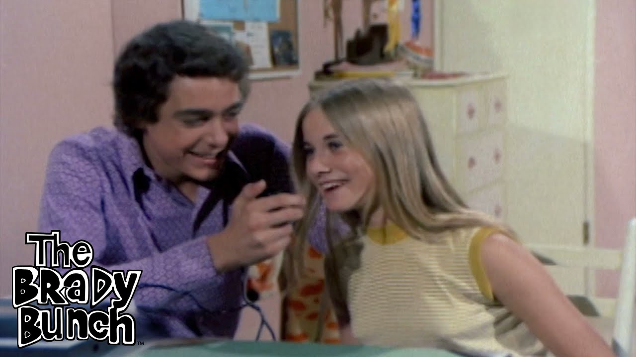 Marcia and Greg Play a Joke on Eavesdropping Peter