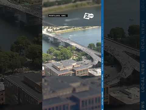 TIMELAPSE | Portland 'No Kings Day' protest marches across Morrison Bridge for nearly an hour