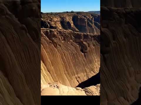 Devil’s Punchbowl (near Los Angeles) –crazy rock formations and hidden hiking trails, california #CA
