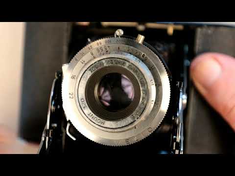 S2: Kodak 66 Mk III, 1959-1960, loading with fresh HP5+ 120 film
