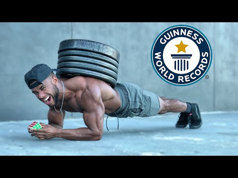 A Bodybuilder Solved a Rubik's Cube While Doing a Weighted Plank