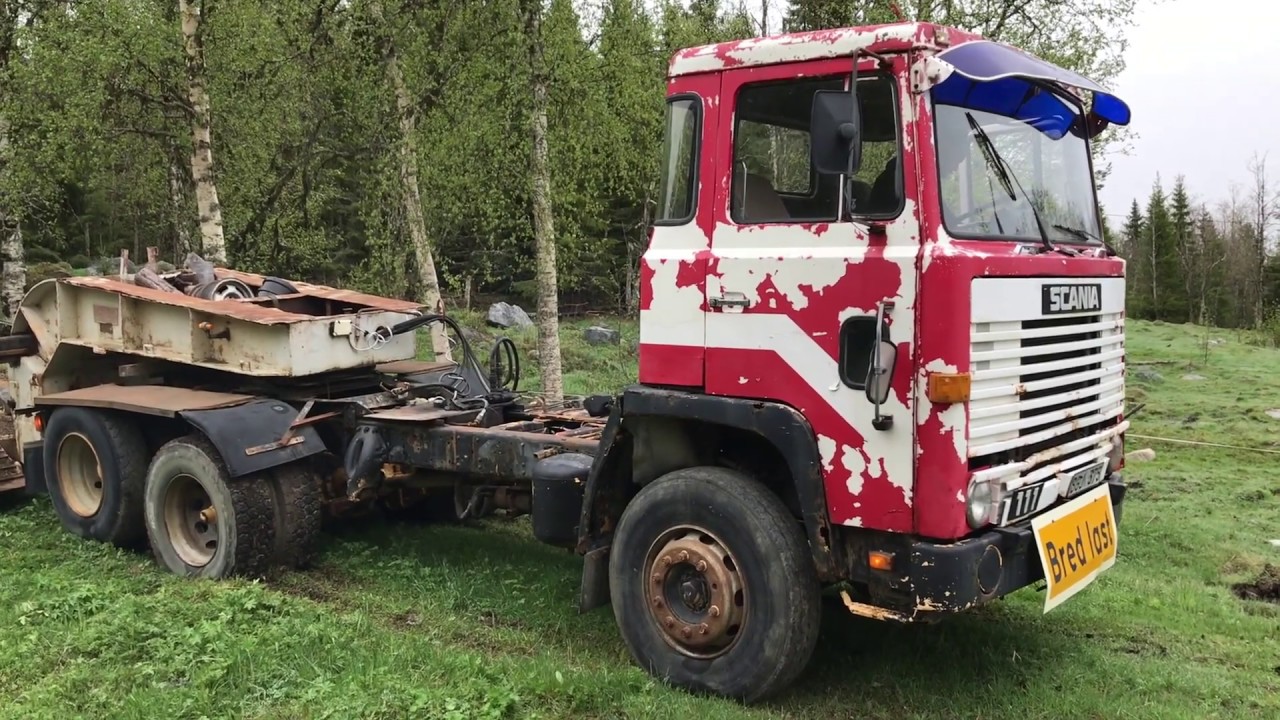 Lastbil med maskintrailer