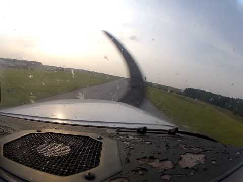 Crosswind landing on runway 32 at RDU