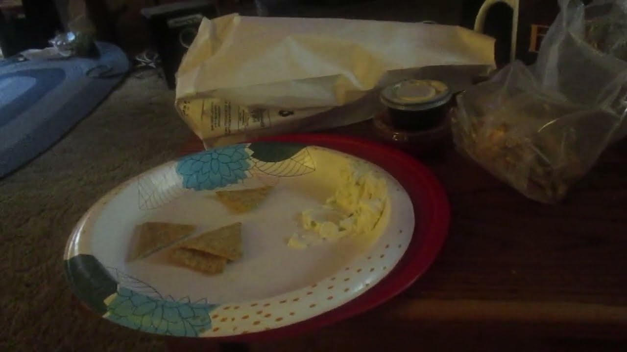 Philadelphia Chive & Onion Cream Cheese With Original Thin Triscuits