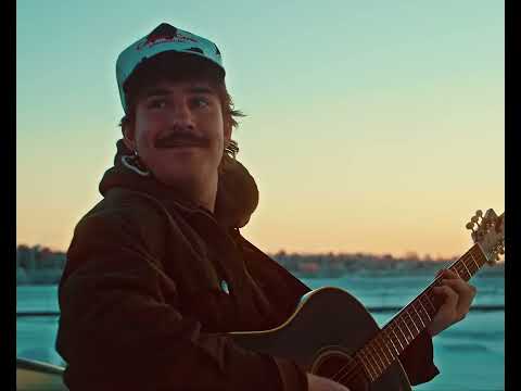 Video: Medium Build - Country | HIGHRESAUDIO