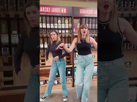 Hilarious Taylor Swift Look alike Ashley leechin got some dance moves๐! #shorts #funny
