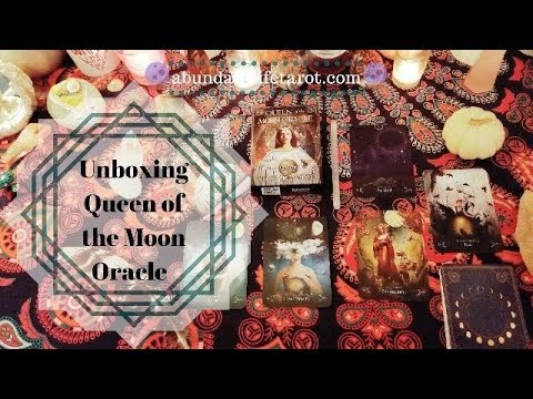 Unboxing Queen of the Moon Oracle – Abundant*Life*Tarot