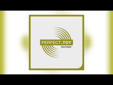01 Liquid Loop - Mrs. McCoy (Math Union Remix) [Perfect Toy]