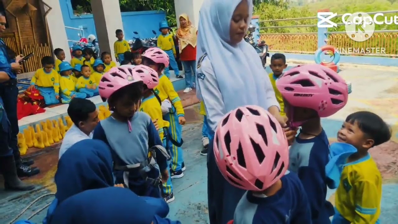 simulasi pemadam kebakaran bersama team damkar Purwakarta