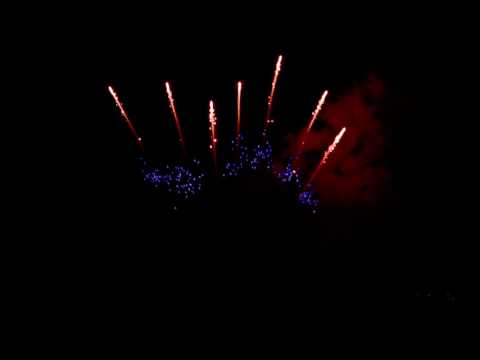 SR2017-001 1.5inch 7shots red glittering comet tail with blue mine