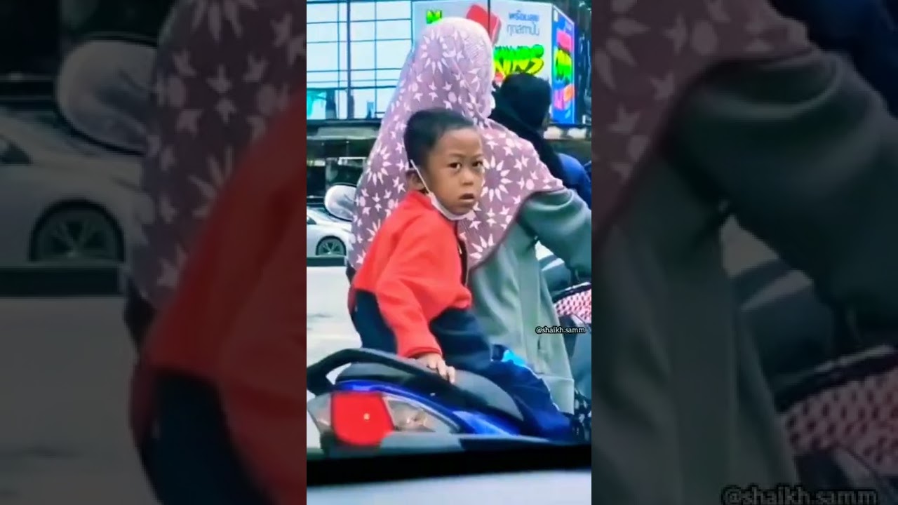 Funny Angry Indonesian Child Show Me a Middle Finger😁😅