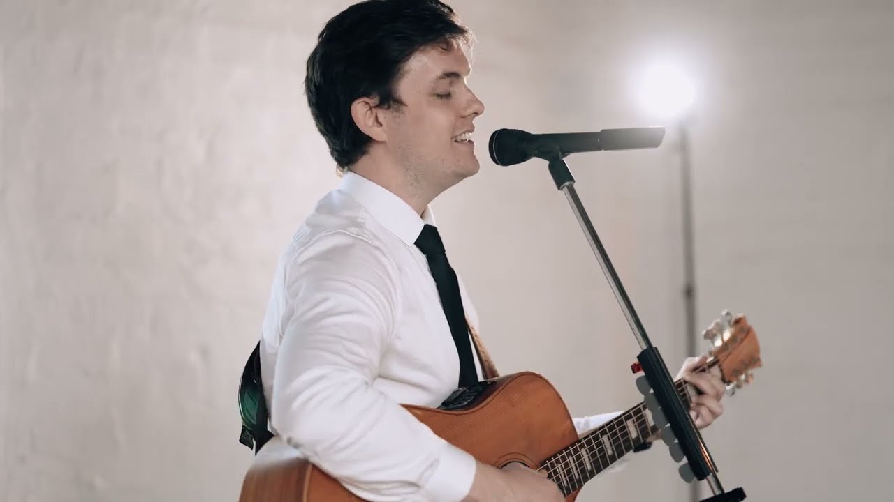 Mitchell | Perth Wedding Singer, DJ & MC | Wedding Music Perth