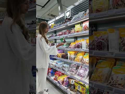 I VISITED A STAFFLESS STORE IN HONG KONG AIRPORT?? 😱 #hongkong #hk #hongkongairport #hktravel