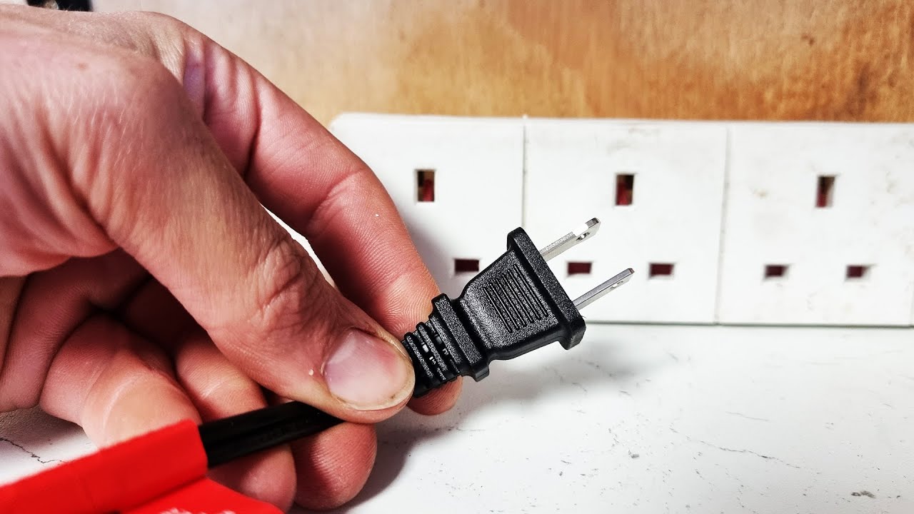 How to plug US electrical items into UK plugs