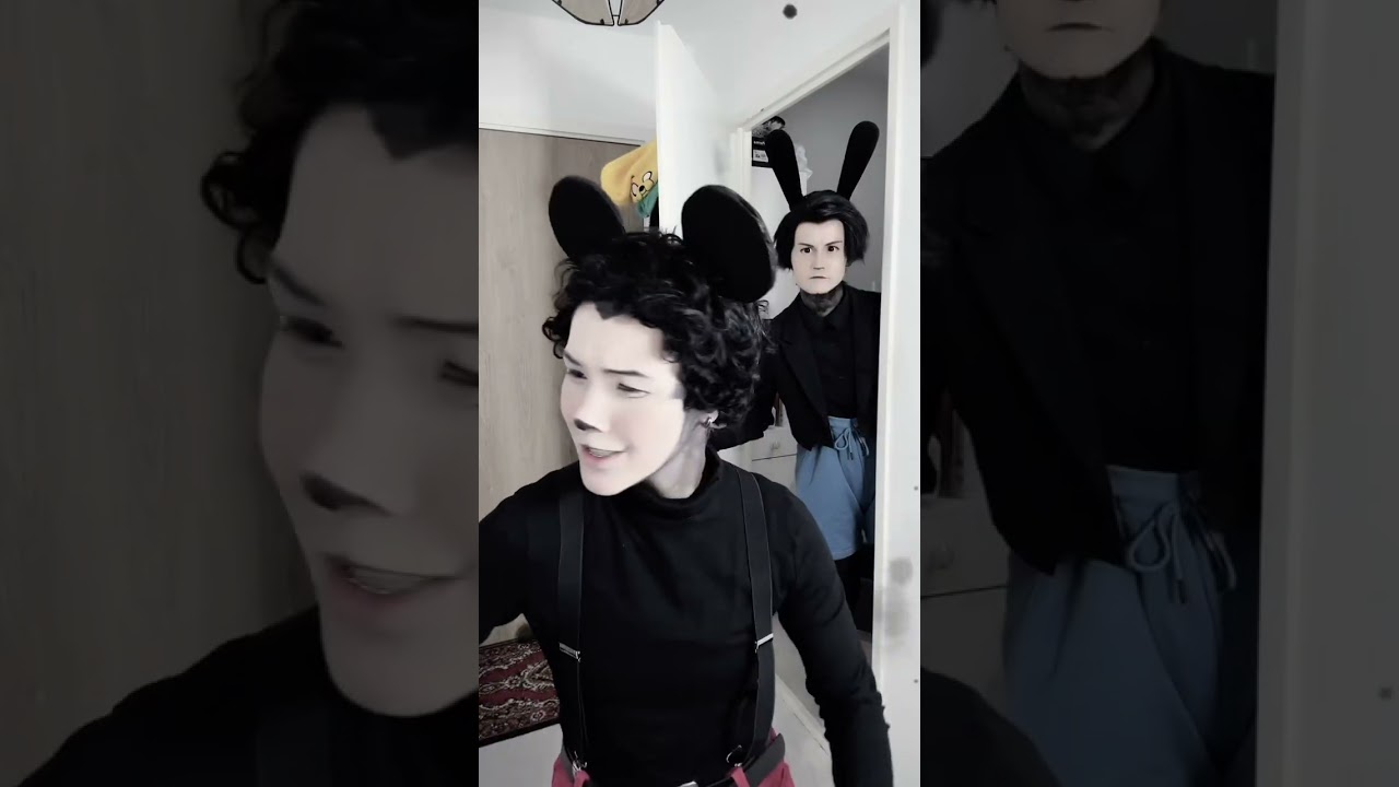 Oswald judges Mickey strongly 🤔 #mickeymouse #cosplay