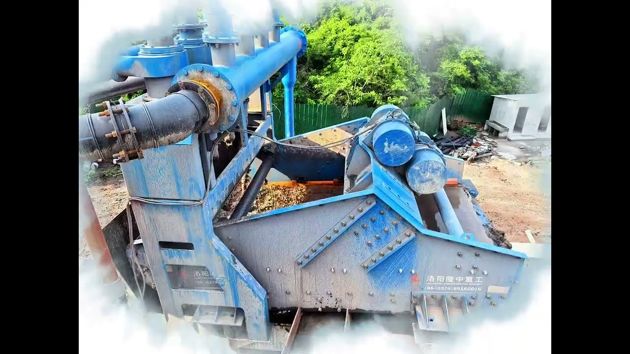 Tailings Dewatering Screen in Action – Dry Stack Tailings Processing