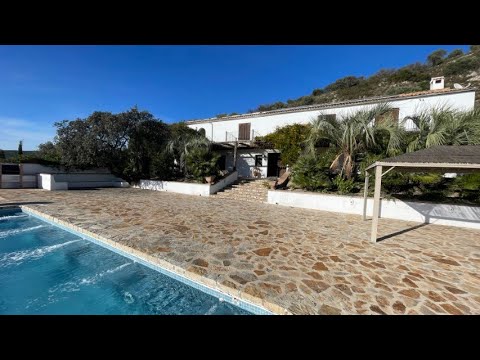 F4440595 - Expansive 6-bed country home with breathtaking views of Lake Iznajar on a generous plot
