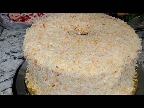 Gran Gran's Coconut Pineapple Pound Cake #recipe #cake #coconutcake