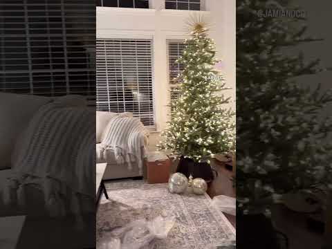 Instagram vs Reality 😂 Christmas decorations are finally out of the way. Time for home organization