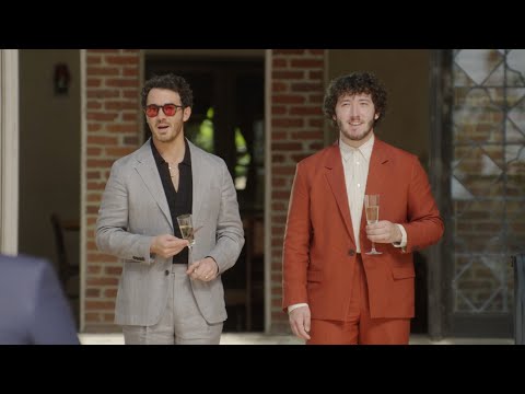 Sneak Peek: Welcoming the Contestants - Claim to Fame