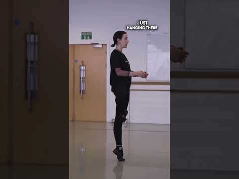 BALANCE IN THE CENTRE ✨ PRACTICE THIS! #ballettips #vaganova #balletclass #ballerina