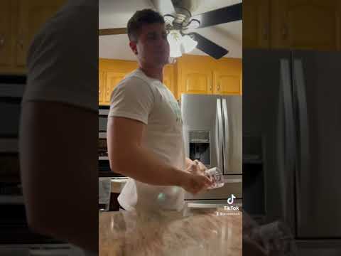 Grindr notification prank on roommate🤣