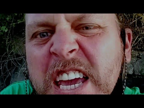 7 minutes and 7 seconds of Small Man Syndrome.