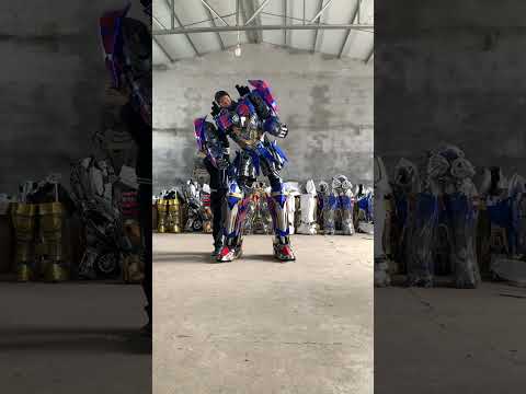 TRANSFORMERS Optimus Prime costume, suit up time~#cosplay #transformers #cosplayer #costume #shorts