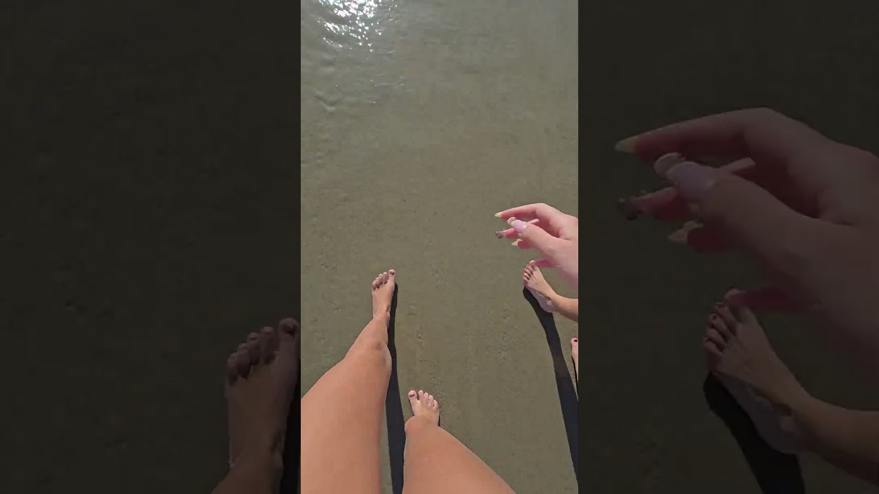 tan with meeee!!!!🐚🌷🌊✨️😝 #viral #beachday #beach #fyp