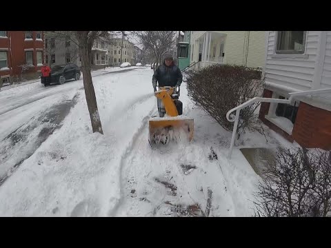 Winter storm dumps snow on streets, walkways in Portland
