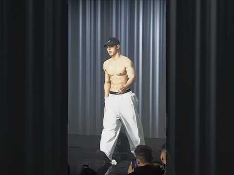 OMG!The first model is so handsome.#malemodel