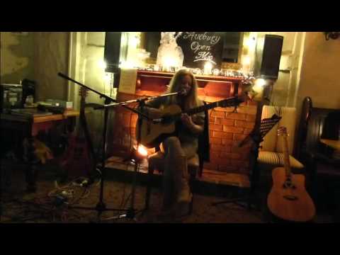Amazing - Amanda Randall - Avebury open mic - April 2016