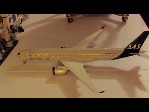SAS A350-900 1:200 Scale unboxing.