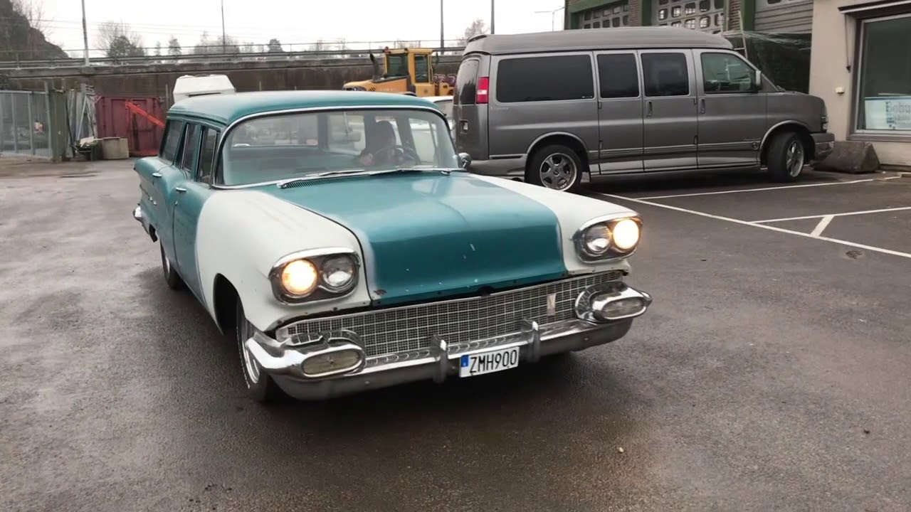 Klaravik Auktioner | Pontiac Strato Chief Safari