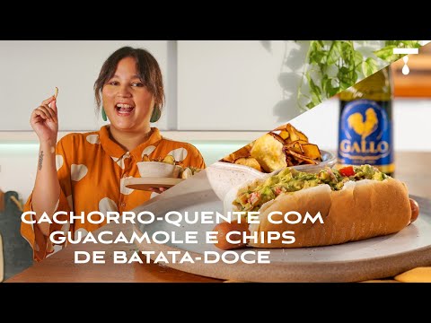 HOT DOG WITH GUACAMOLE AND SWEET POTATO CHIPS