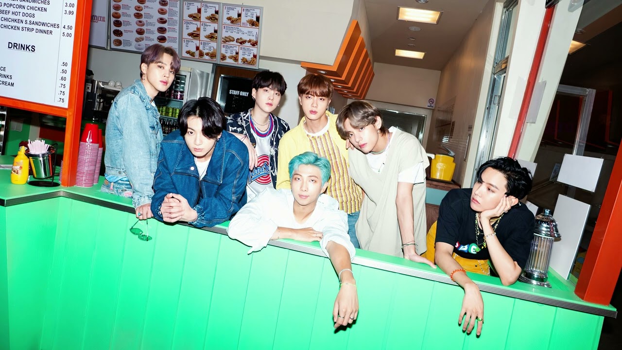 BTS - 4K screensaver tv framed